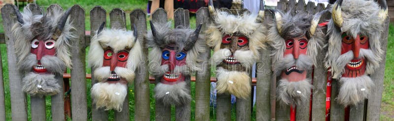 Traditionele Roemeense Feestelijke Maskers Stock Foto - Image of ...