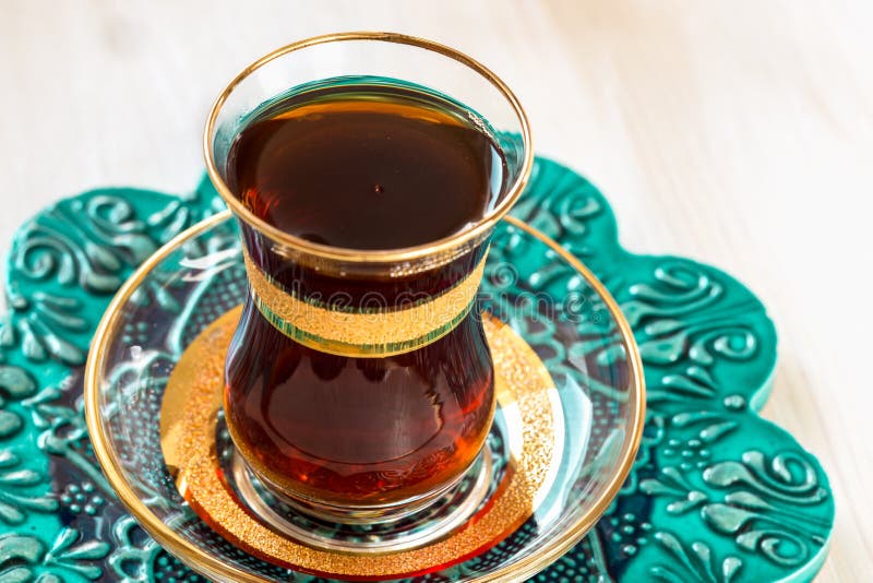 Traditionele Turkse Thee in Glazen Stock Foto - Image of cultuur ...