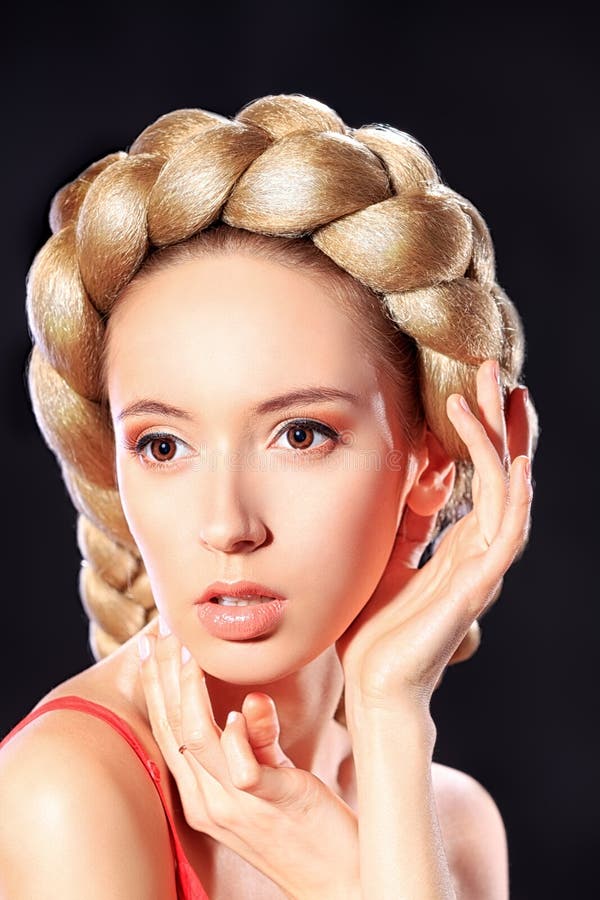 Dikke vlecht stock foto. Image of wijfje, achtergrond - 28591106