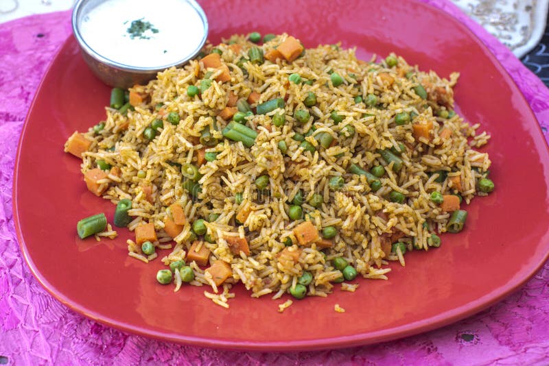 Traditionell Indisk Matgrönsak Biryani Med Ris Arkivfoto - Bild av ...