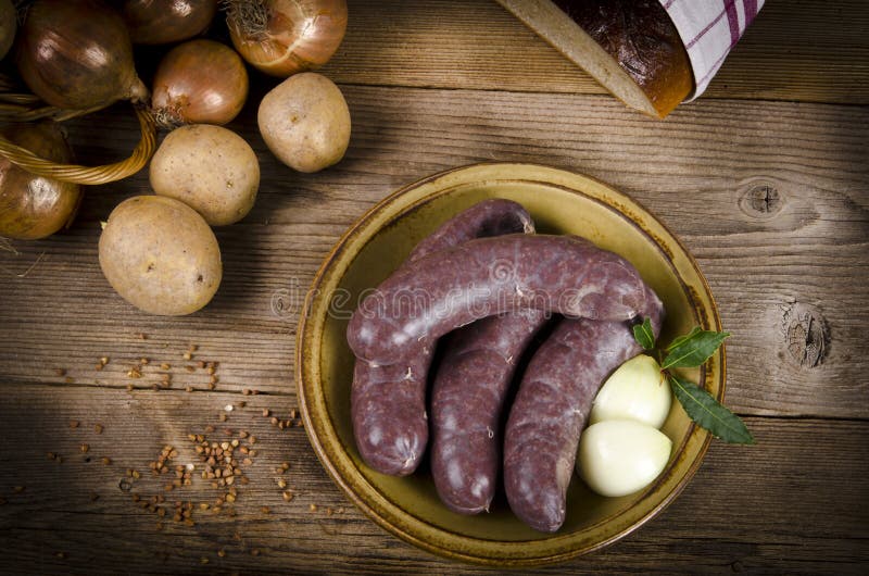 Traditionelle Blutwurst stockfoto. Bild von hintergrund - 23929512