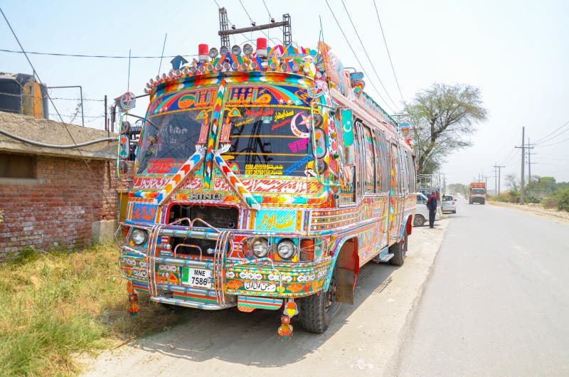 Traditioneller Pakistanischer Bus Redaktionelles Foto - Bild von auszug ...