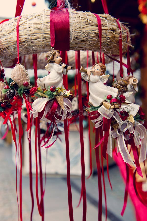 Traditionellt Tyskt Julpynt Arkivfoto - Bild av december, rött: 53960088