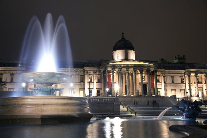Trafalgar Square at Night editorial photography. Image of gallery ...