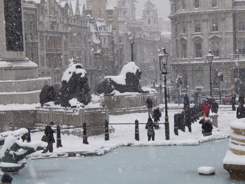 Trafalgar square snow II editorial stock photo. Image of lions - 8009088