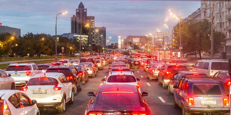Traffic jam in moscow editorial stock image. Image of evening - 92738304