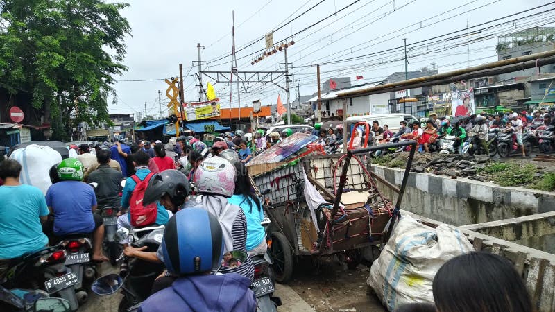 Traffic Jam at Railroad Crossing Editorial Photography - Image of ...