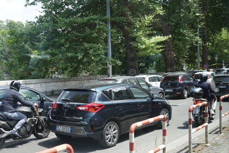 Traffic jam editorial photography. Image of movement - 119348587