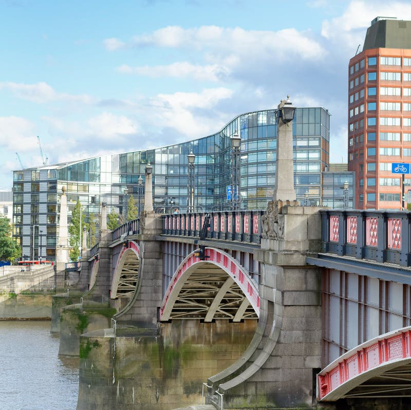 Traffic on Lambeth Bridge, London Stock Photo - Image of view, city ...
