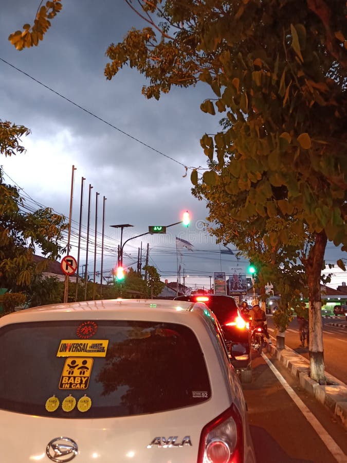 Traffic light editorial photography. Image of evening - 261878862