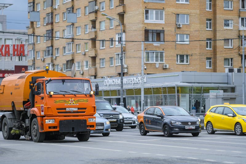 Traffic in Moscow editorial photo. Image of street, highway - 148141216