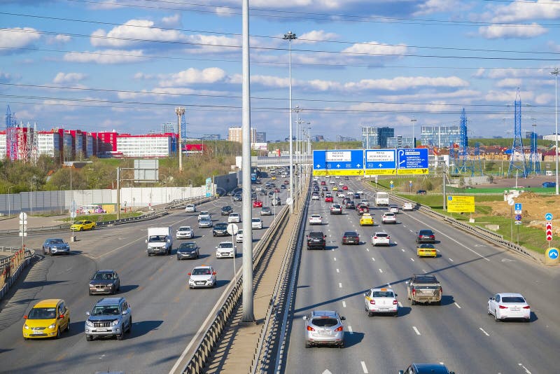 Traffic in Moscow editorial stock image. Image of exterior - 149833524