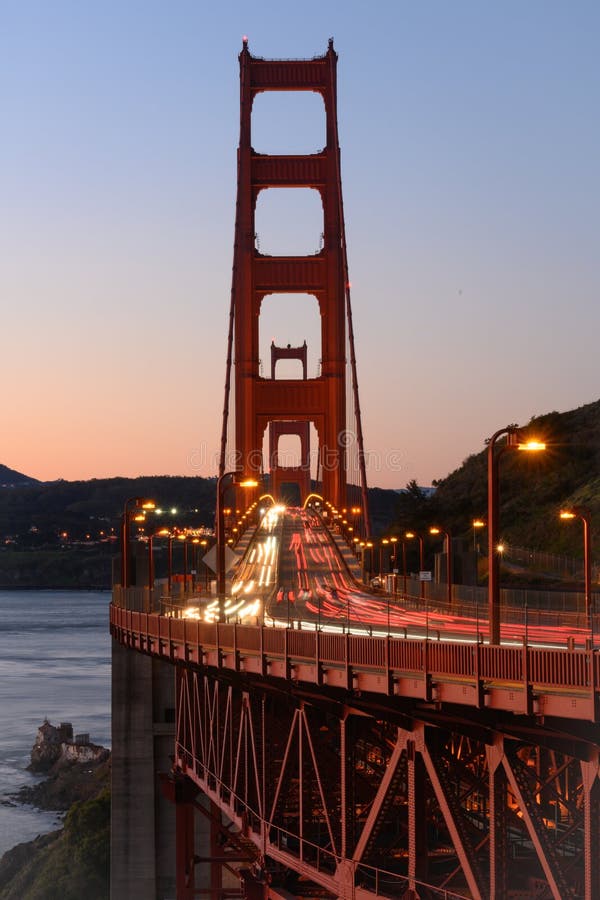 Traffic Speeds Over Golden Gate Bridge Editorial Photography - Image of ...