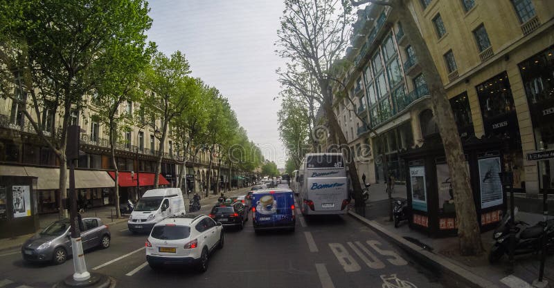 Traffic on the Streets of Paris Editorial Image - Image of landmark ...