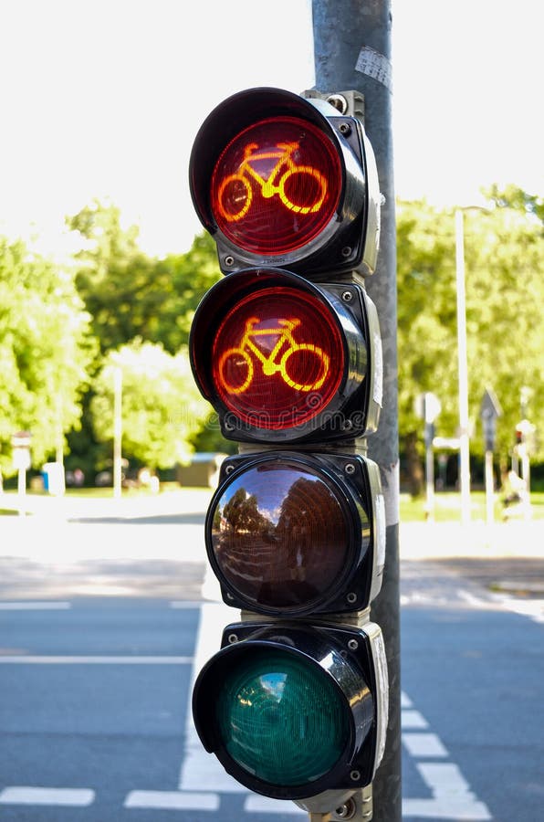 Traffice light for bikes stock image. Image of sign, safety - 32051773