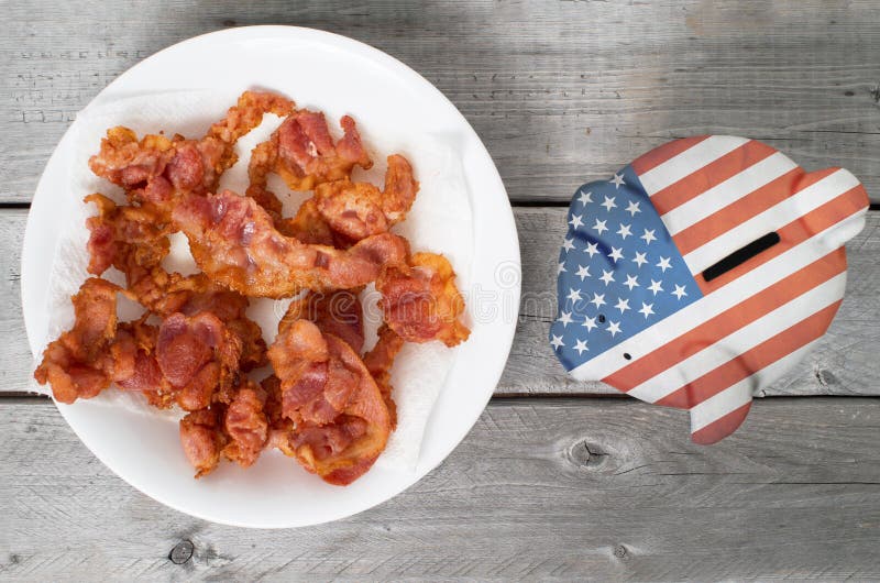 Traiga a Casa El Concepto Del Tocino Imagen de archivo - Imagen de ...