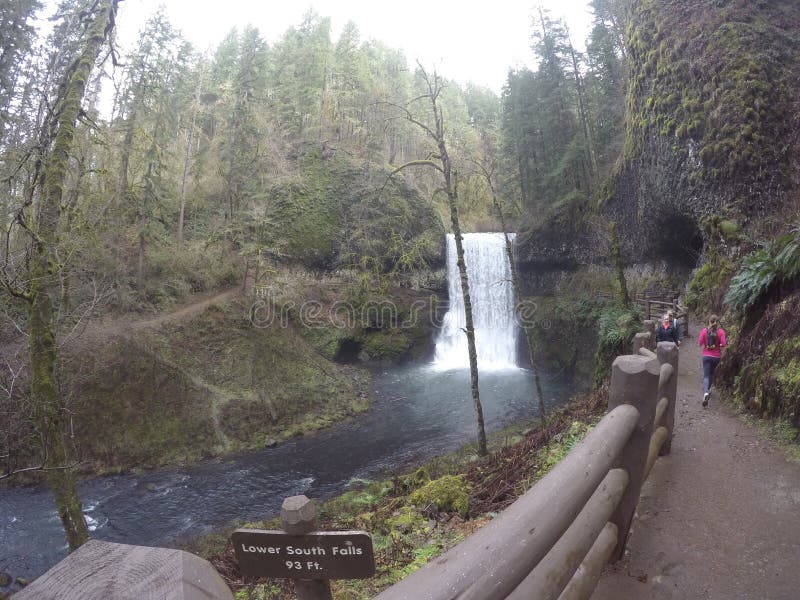 10 trail Waterfall editorial image. Image of hike, waterfall - 69727295