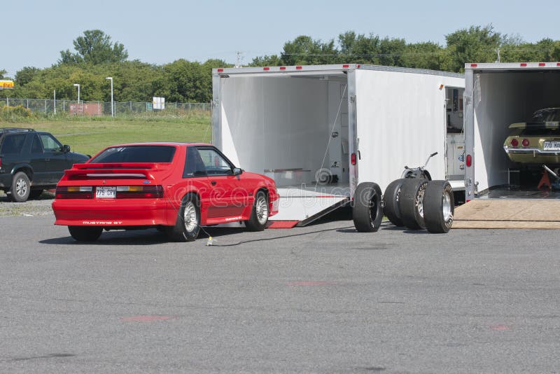 Trailers editorial stock photo. Image of drag, performance - 26213073