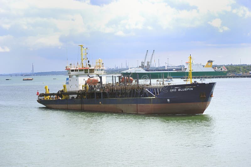 Trailing Suction Hopper Dredger in Southampton Editorial Image - Image ...