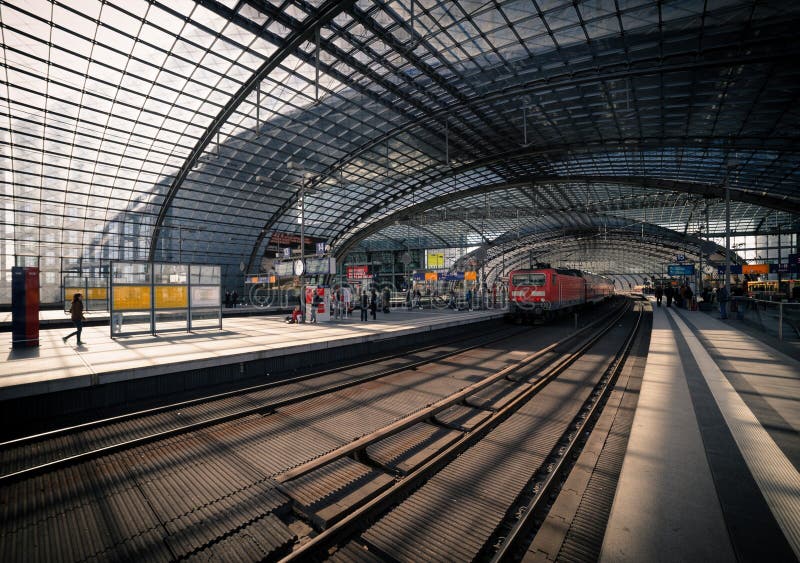 Train Arriving at Berlin Central Station Platform Editorial Photo ...
