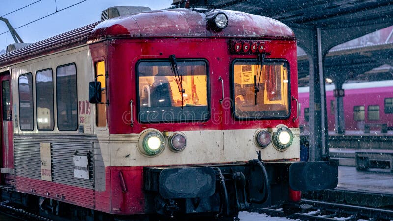 Train at Bucharest North Railway Station (Gara De Nord Bucuresti ...