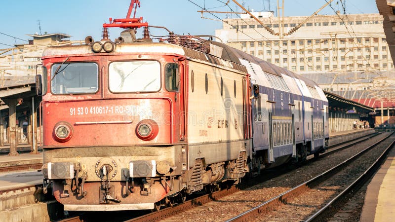 Train at Bucharest North Railway Station (Gara De Nord Bucuresti ...