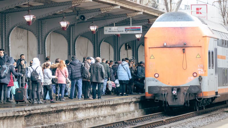 Train at Bucharest North Railway Station (Gara De Nord Bucuresti ...