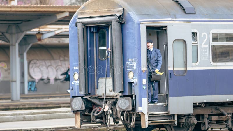Train at Bucharest North Railway Station (Gara De Nord Bucuresti ...