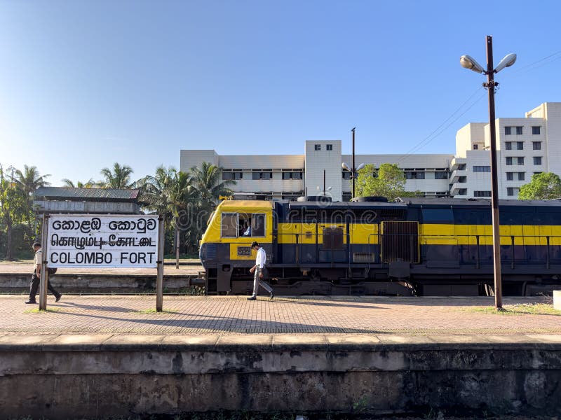 A Train at the Colombo Fort Train Station Editorial Image - Image of ...