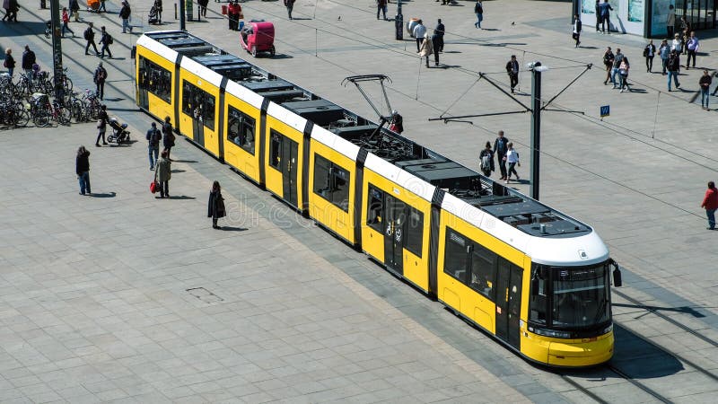 Train De Tramway/tram/antenne De Tramway Et De Personnes Image ...