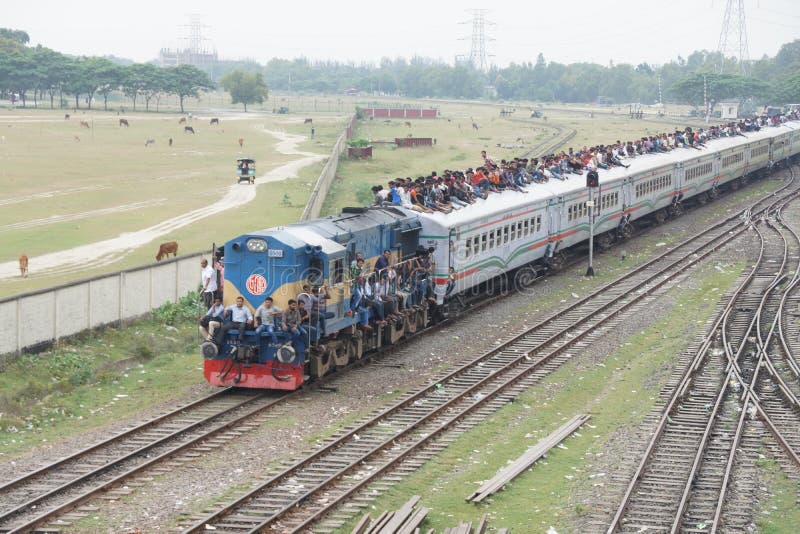 Train full of people editorial stock image. Image of east - 38115119