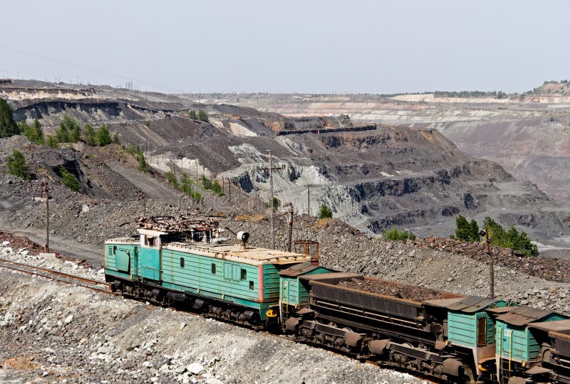 Train Iron Ore Opencast Mine Going Loading Iron Stock Photos - Free ...