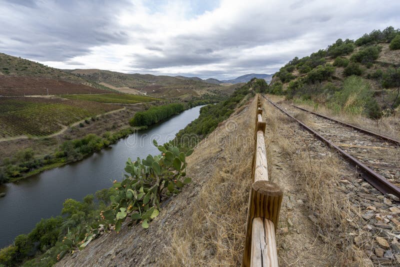 129 Douro Train Line Stock Photos - Free & Royalty-Free Stock Photos ...
