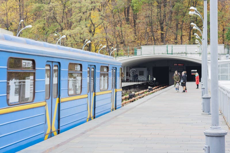 Train on Metro Subway Bridge Over the River Dnieper, Kiev, Ukraine ...