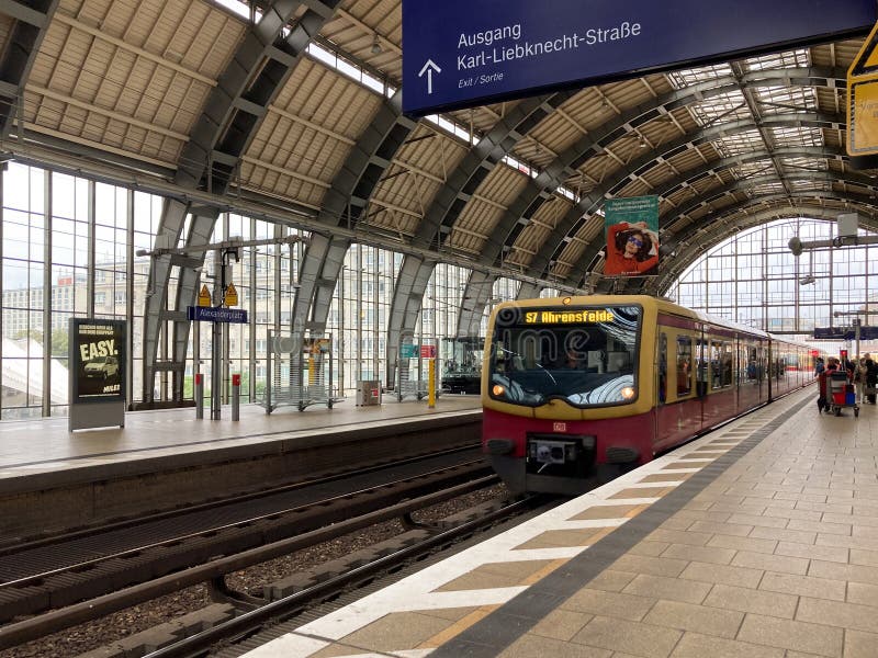 Train at the Platform of Berlin Alexanderplatz Railway Station in the ...