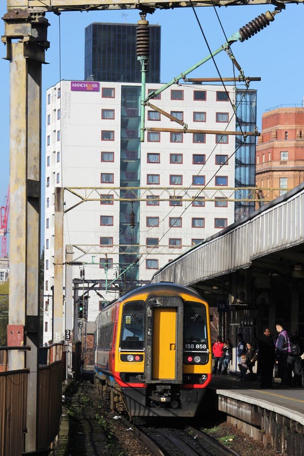 Train Platform Manchester Piccadilly Stock Photos - Free & Royalty-Free ...