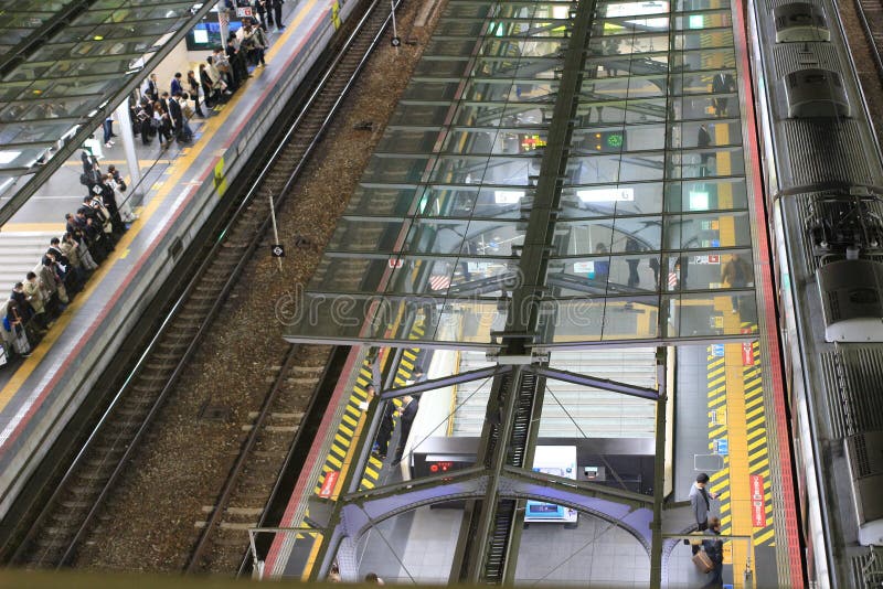 Train Platform, Osaka Station Editorial Photography - Image of city ...