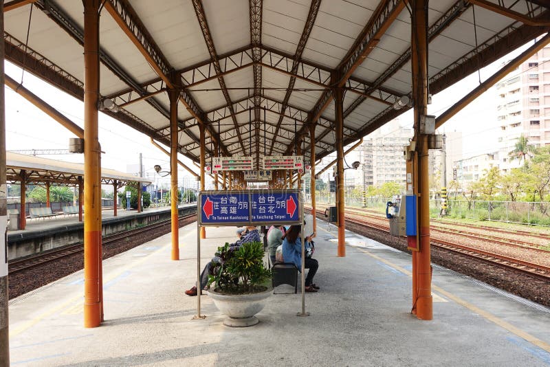 A train platform editorial stock photo. Image of platform - 85564868