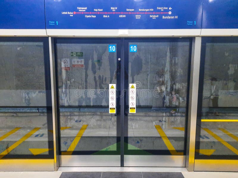 130 Platform Screen Doors Stock Photos - Free & Royalty-Free Stock ...