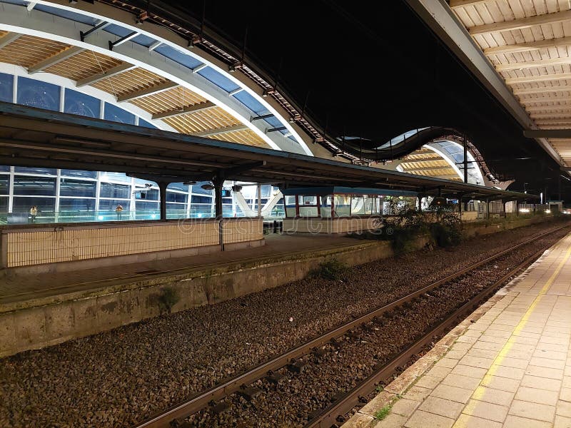 Train Platforms at Mechelen Trainstation Stock Image - Image of ...