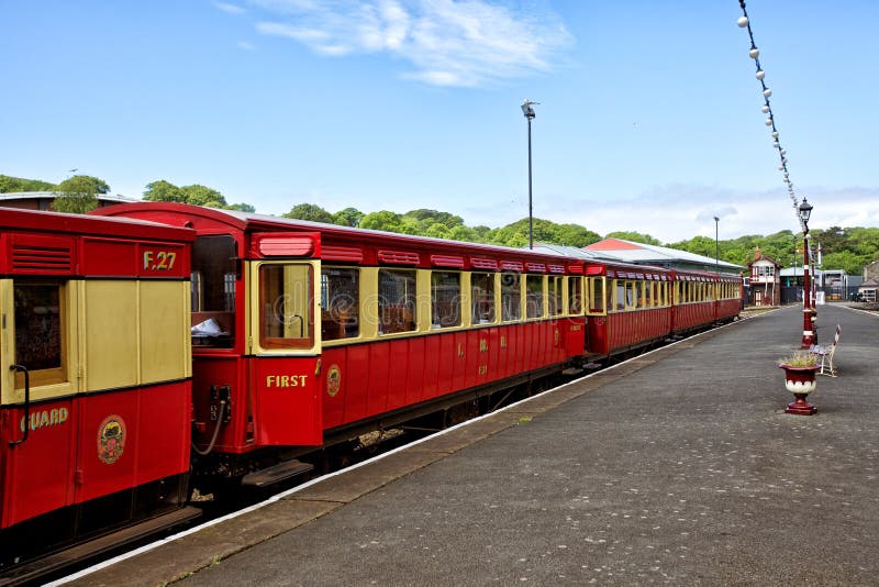 Images Petit Train Rouge - Téléchargez 2,196 Photos libres de droits