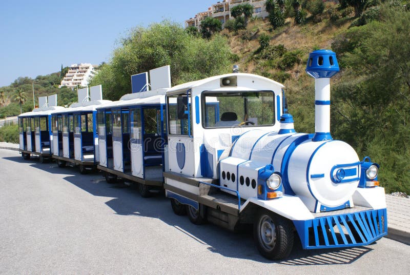 Train routier image stock. Image du former, lecteur, service - 46258293