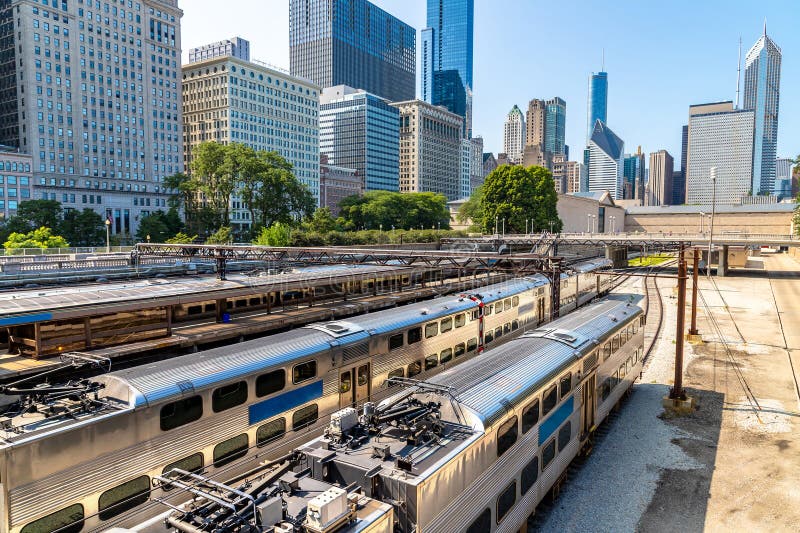 Train station in Chicago editorial stock image. Image of platform ...