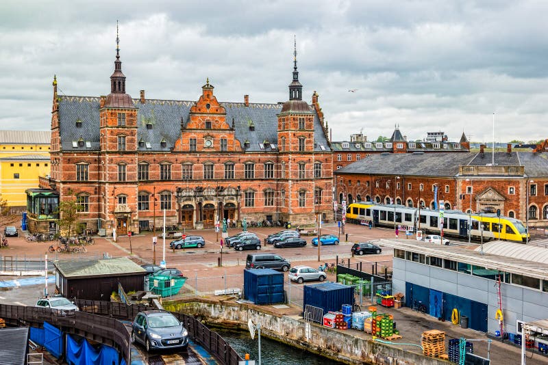 Helsingor Train Station Statue Editorial Image - Image of public ...