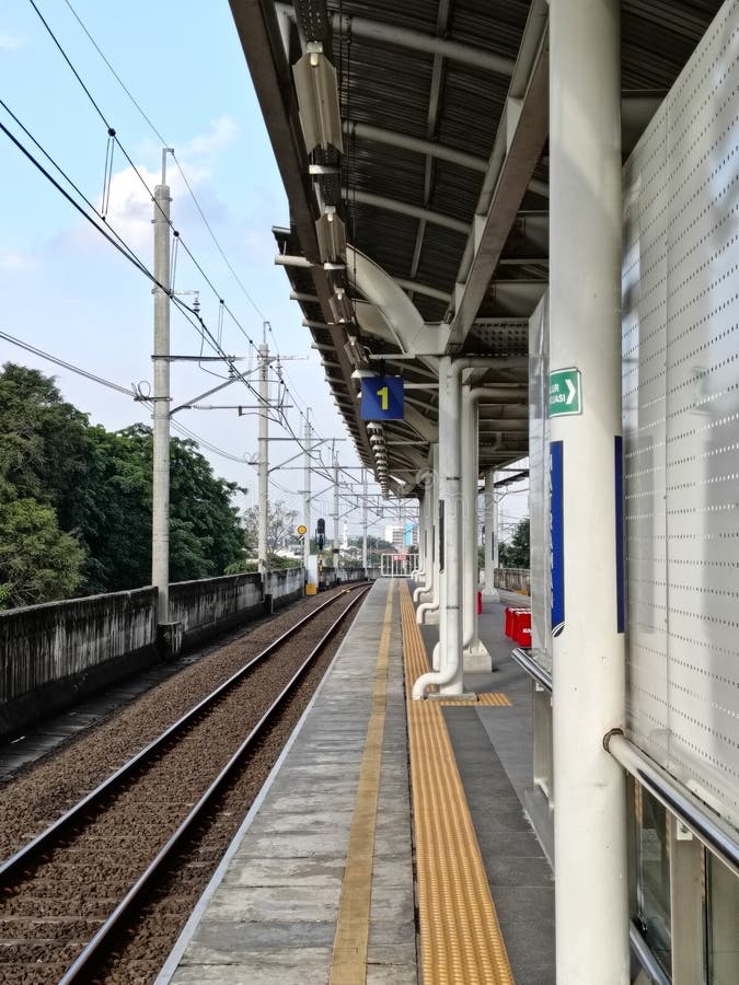 Train Station with One Point Perspective Stock Image - Image of rail ...