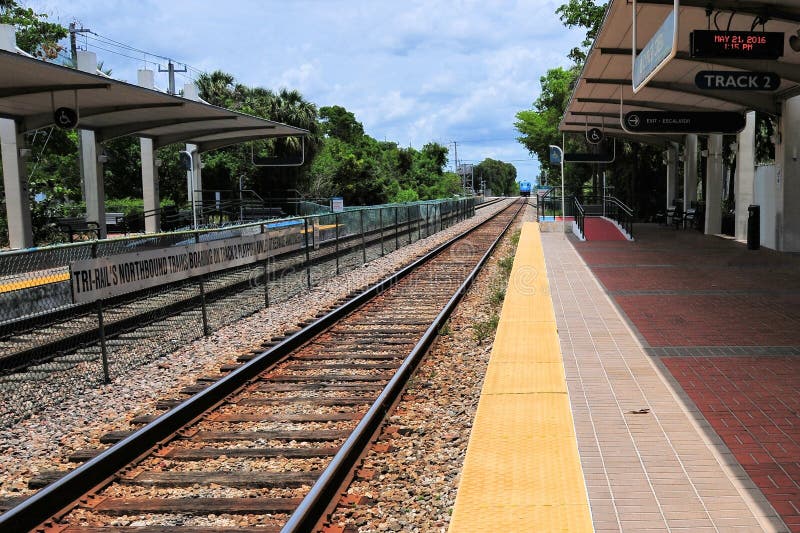 Train Station Perspective View Stock Image - Image of departure, solid ...