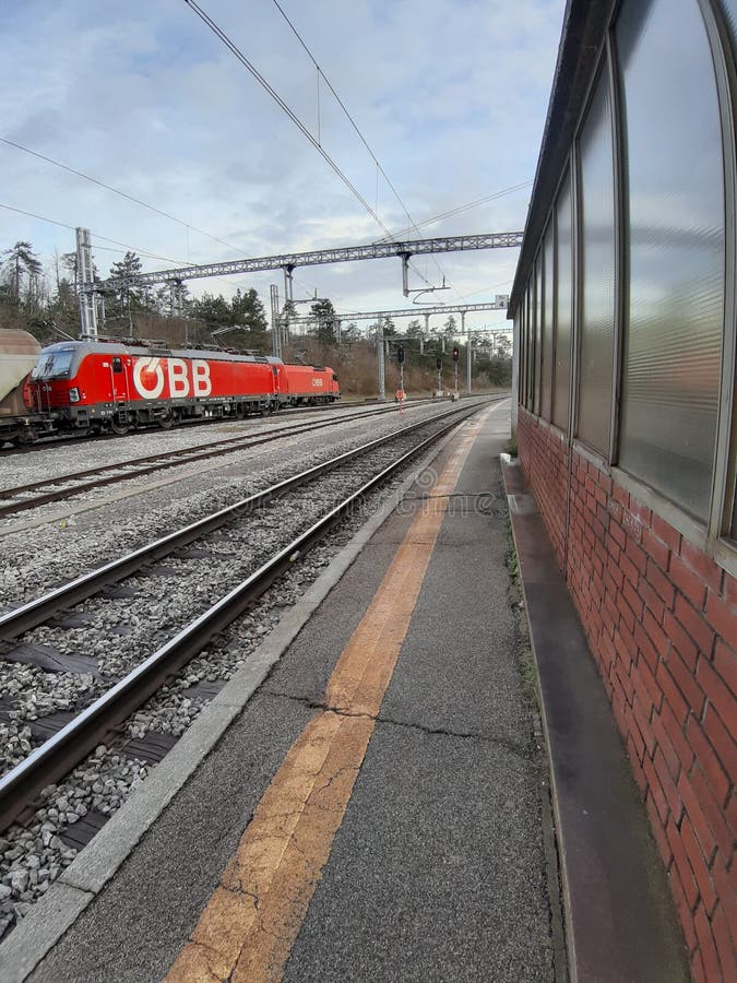 Qbb Rail Sky Stock Photos - Free & Royalty-Free Stock Photos from ...