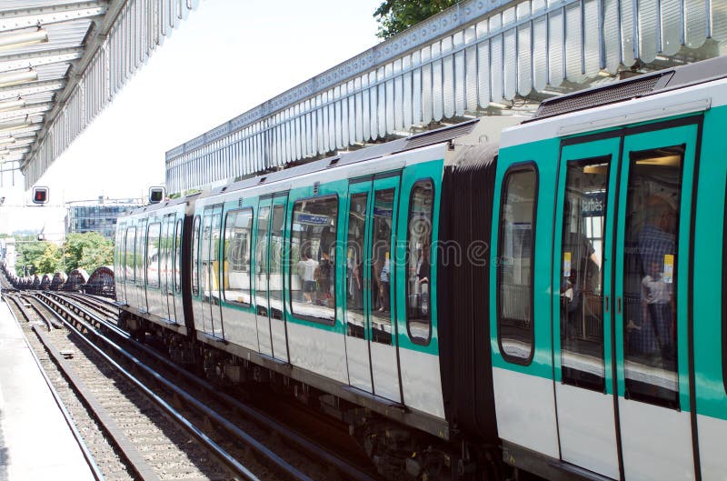 Train Stopped in a Paris Subway Station Stock Image - Image of windows ...