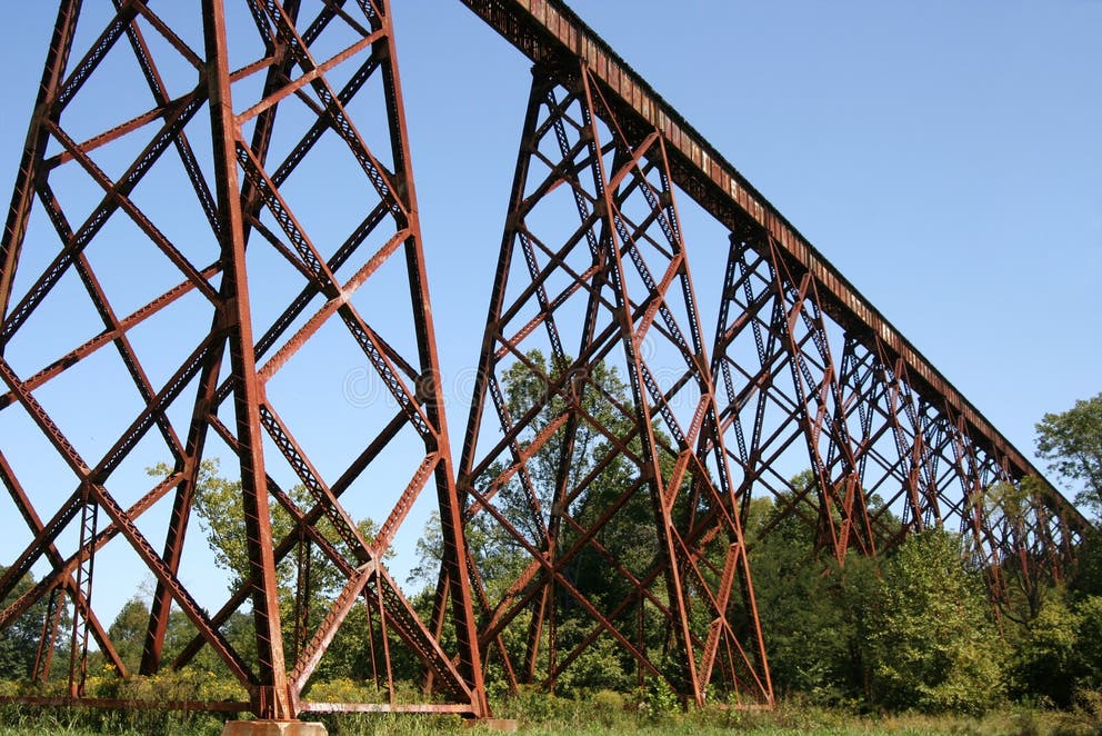 Train trestle stock photo. Image of forest, season, crossing - 19482882