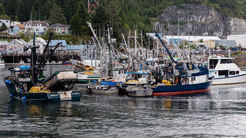 Traineiras de Ketchikan imagem de stock editorial. Imagem de traineira ...